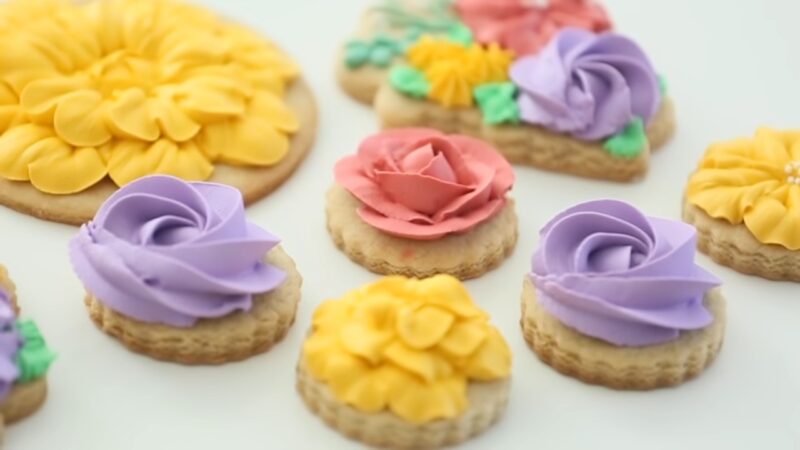 How Long Does Royal Icing Last - Shelf Life and Storing Tips